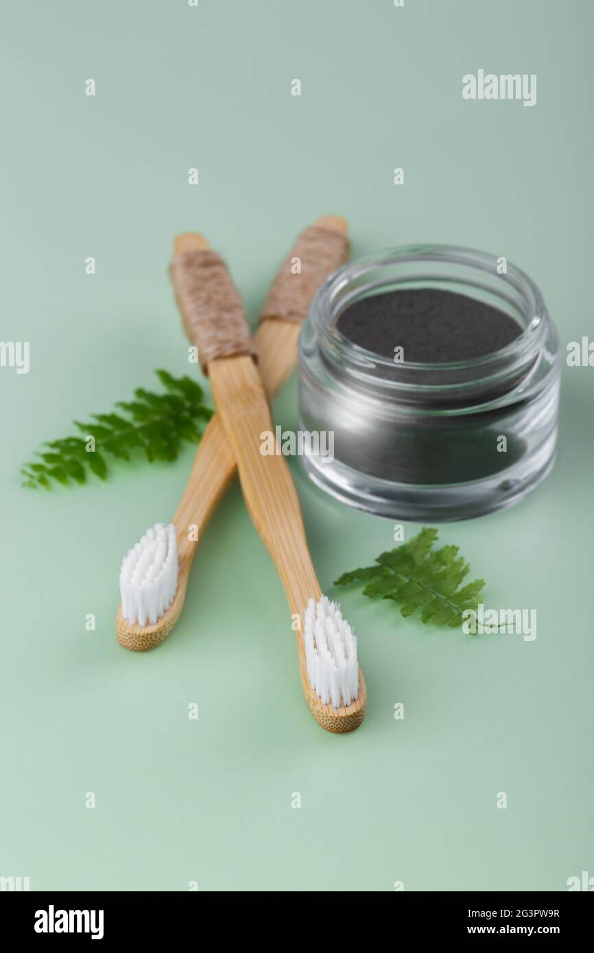 Tooth powder hi-res stock photography and images - Alamy