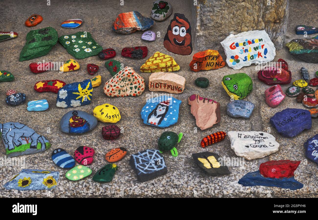 Painted stones hi-res stock photography and images - Alamy