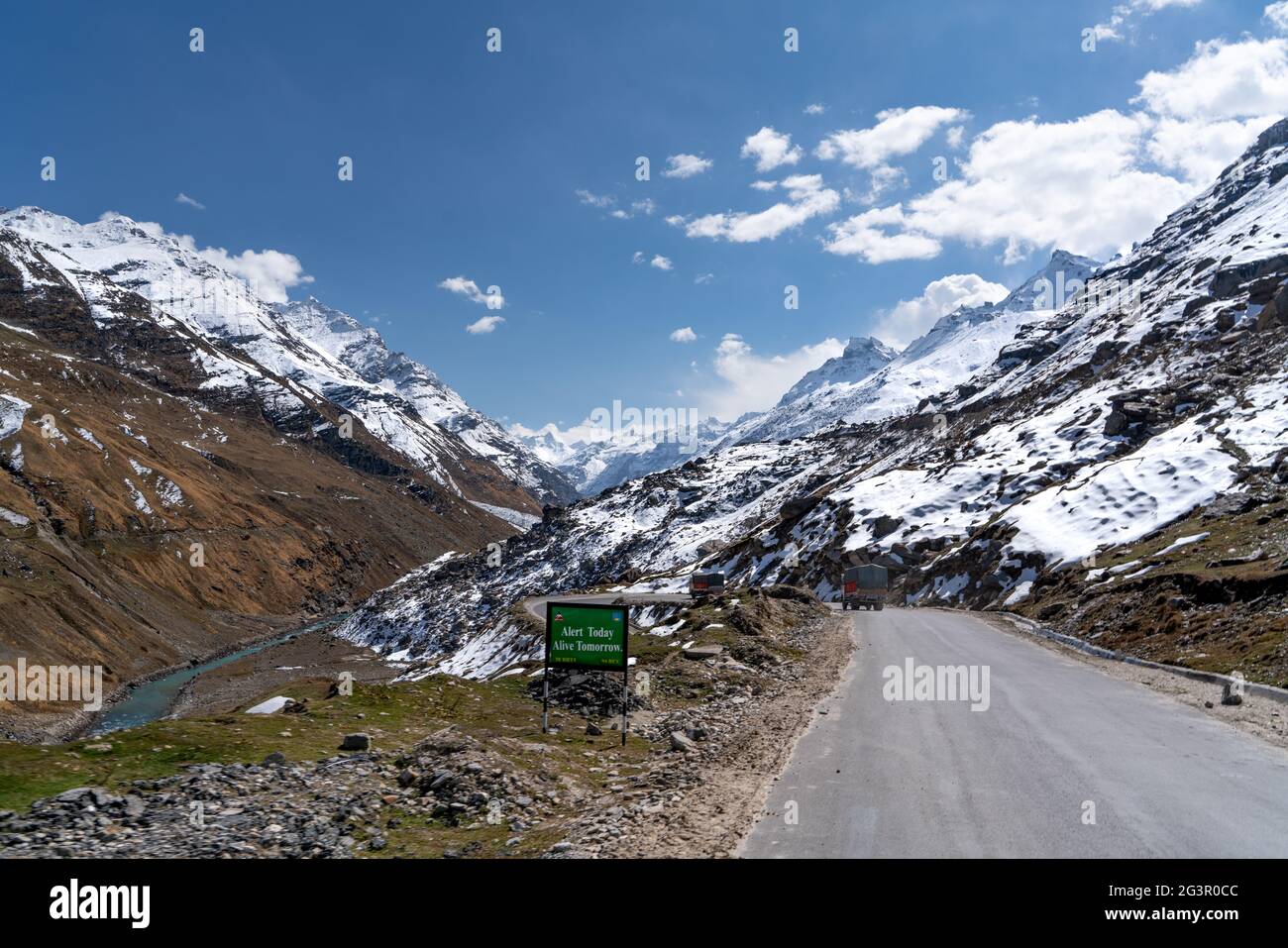 The highway road in Jammu and Kashmir Stock Photo - Alamy