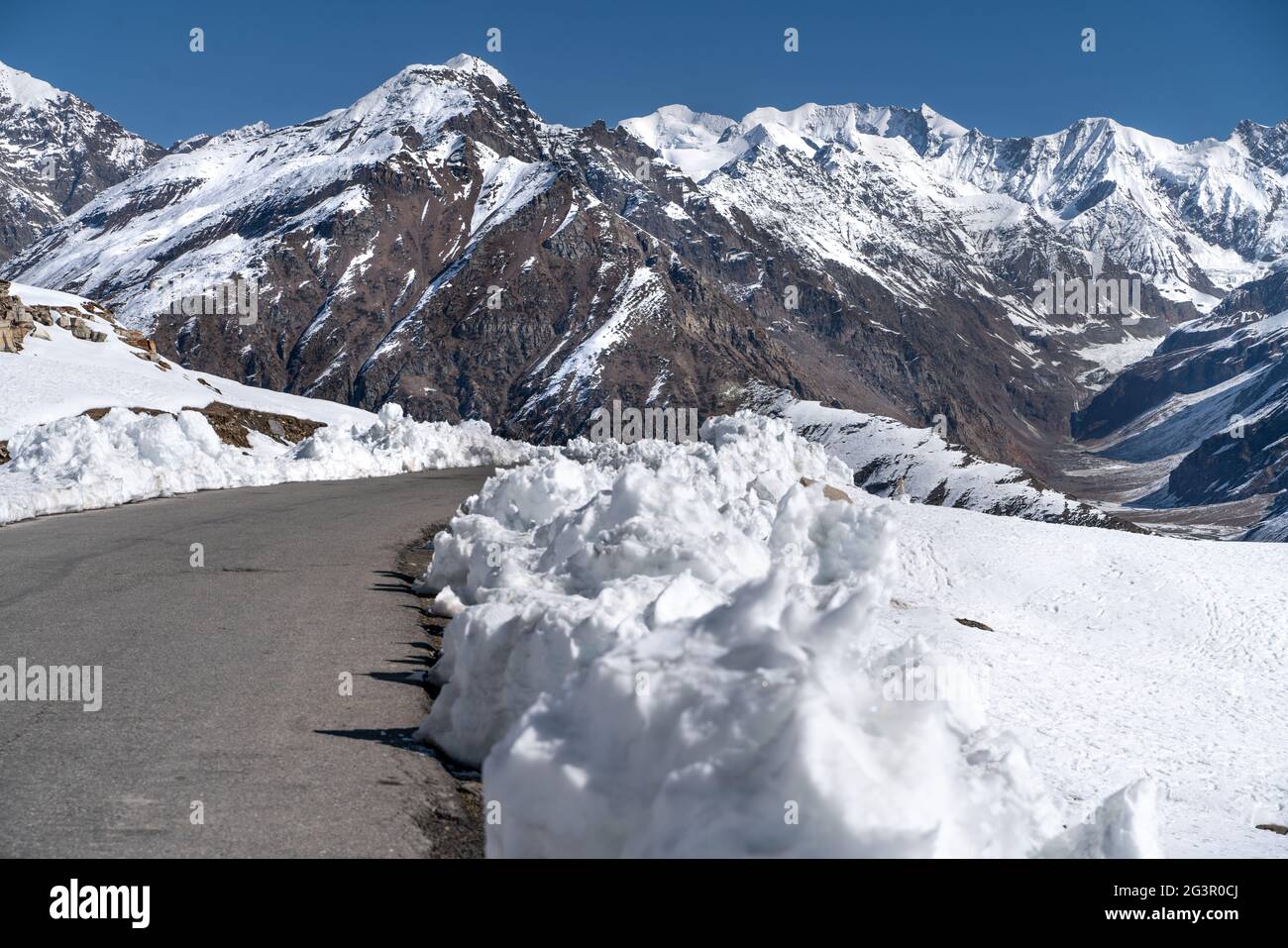 The highway road in Jammu and Kashmir Stock Photo - Alamy