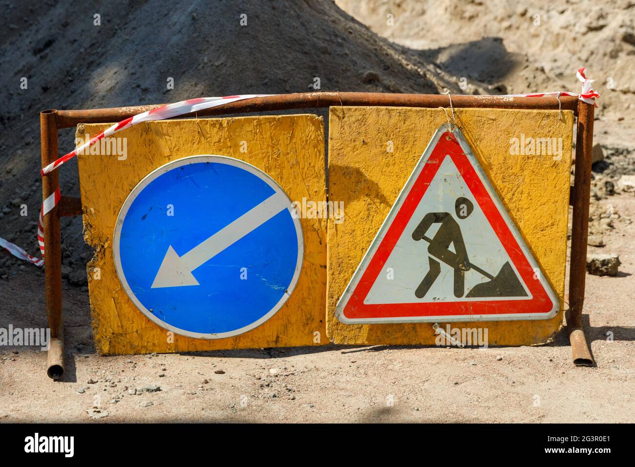 Traffic signs communication road construction hi-res stock photography ...