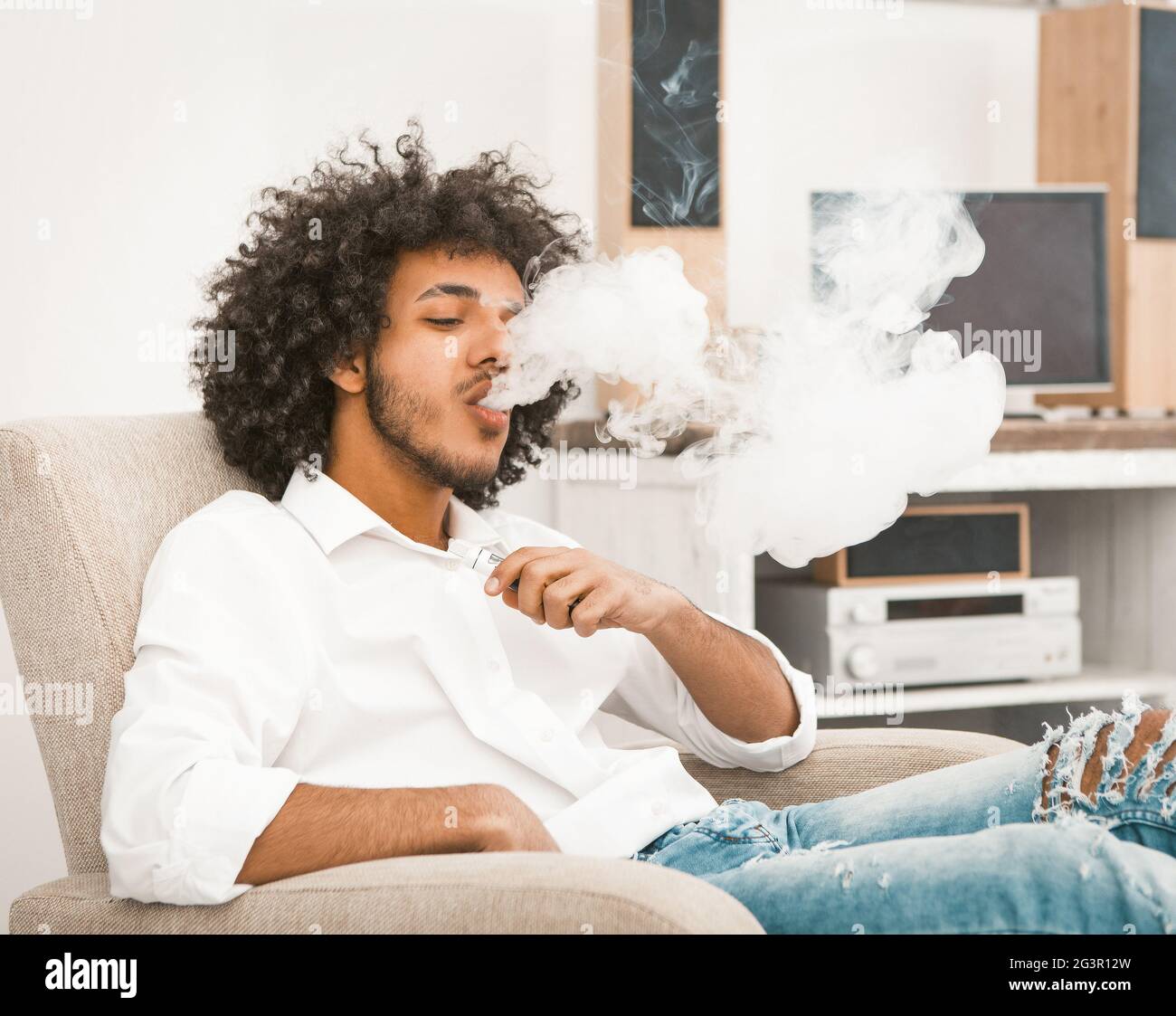 Arab man young hi-res stock photography and images - Alamy