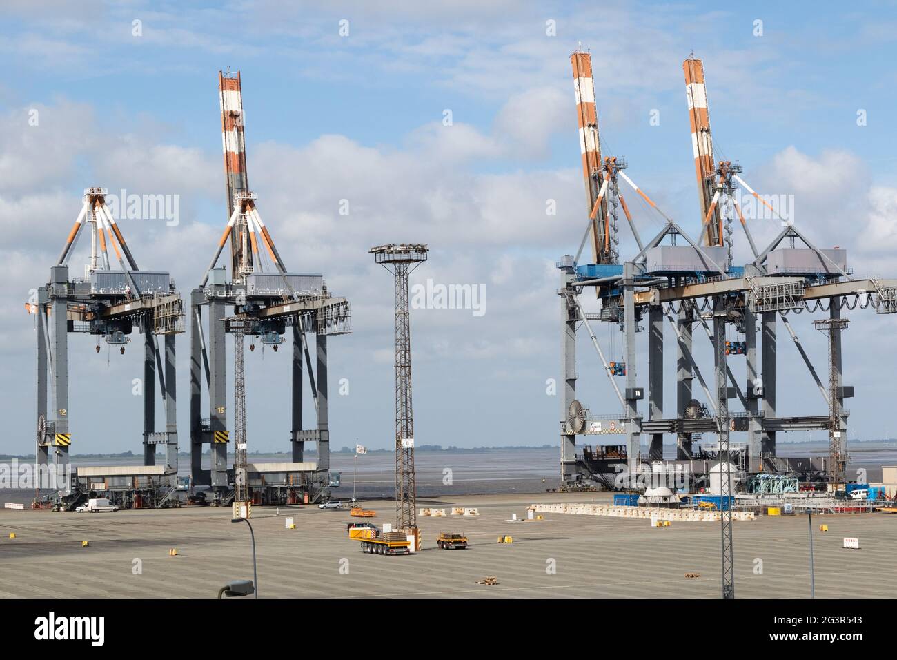 The port in Bremerhaven on the Weser Stock Photo - Alamy