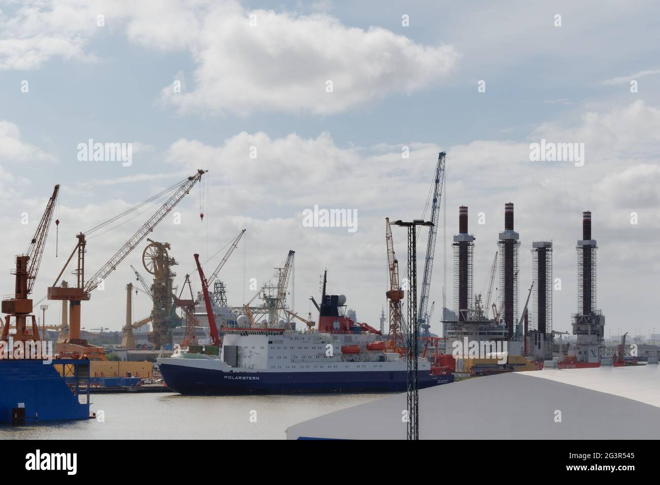 The port in Bremerhaven on the Weser Stock Photo - Alamy