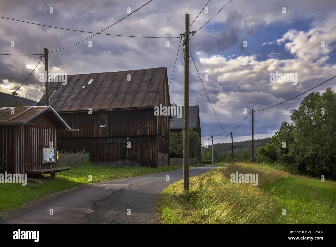 Power lines for houses hi-res stock photography and images - Alamy