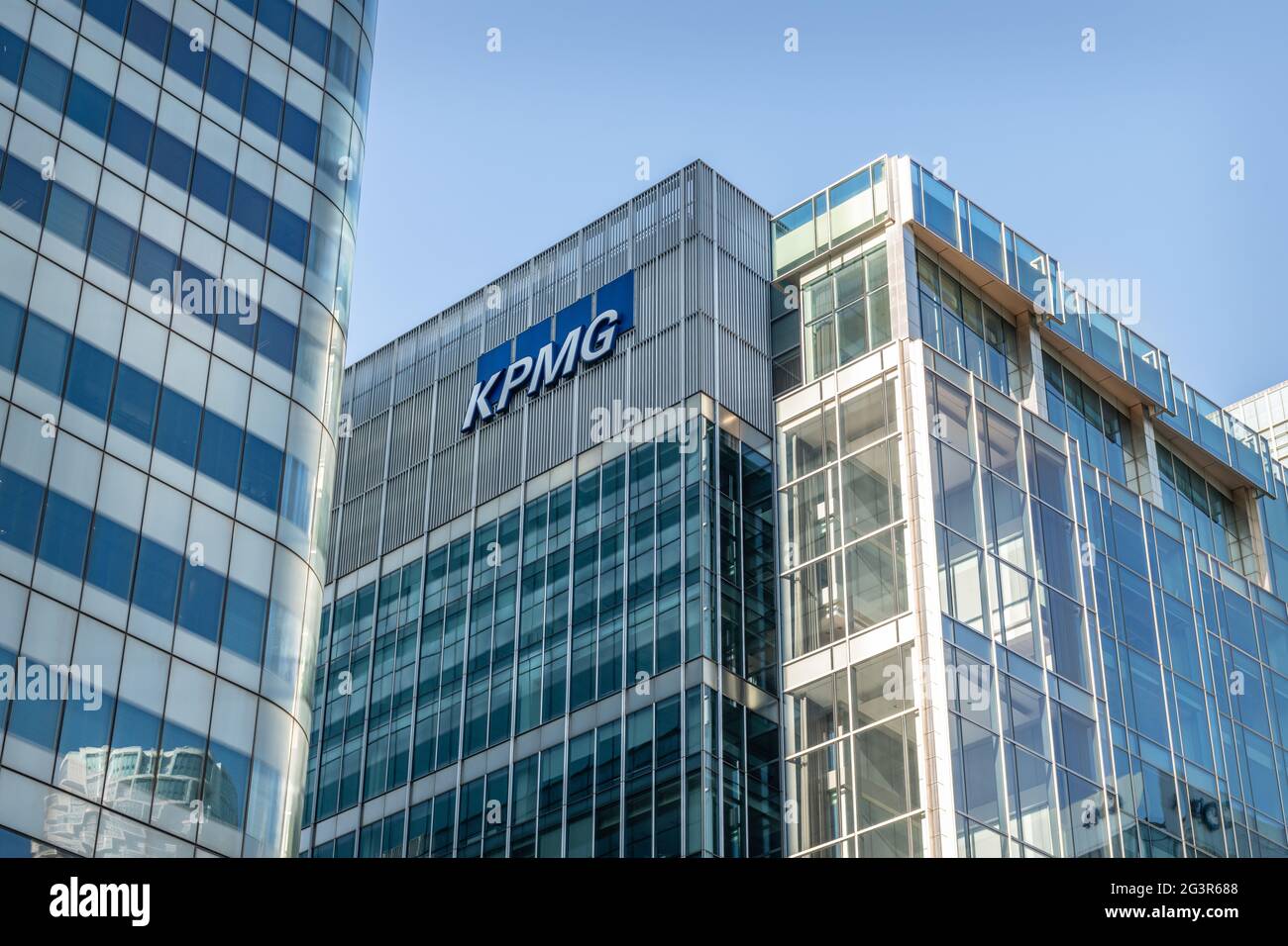 KPMG Accountants Office in Canada Square, Docklands on the isle of Dogs ...