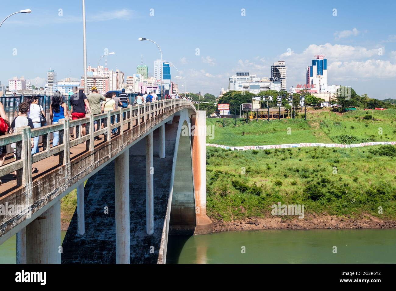 Friendship bridge brazil and paraguay hi-res stock photography and ...