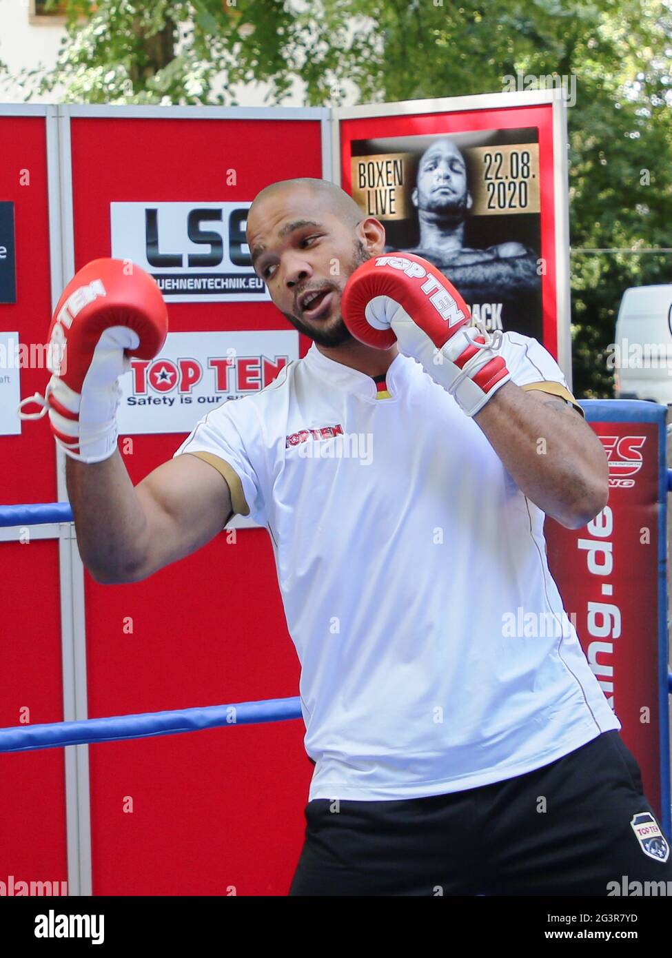 German-Cuban heavyweight boxer Yoan Pablo Hernandez from SES-Boxing ...