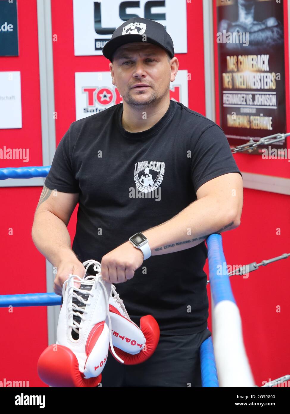 Box trainer hi-res stock photography and images - Alamy