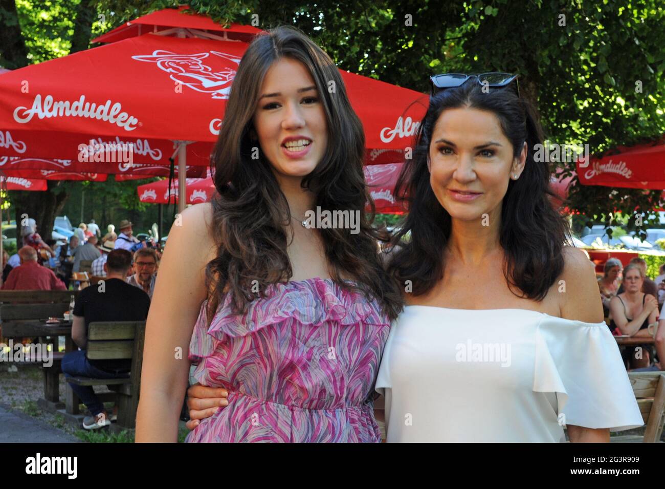 Mariella ahrens with daughter isabella hi-res stock photography and ...