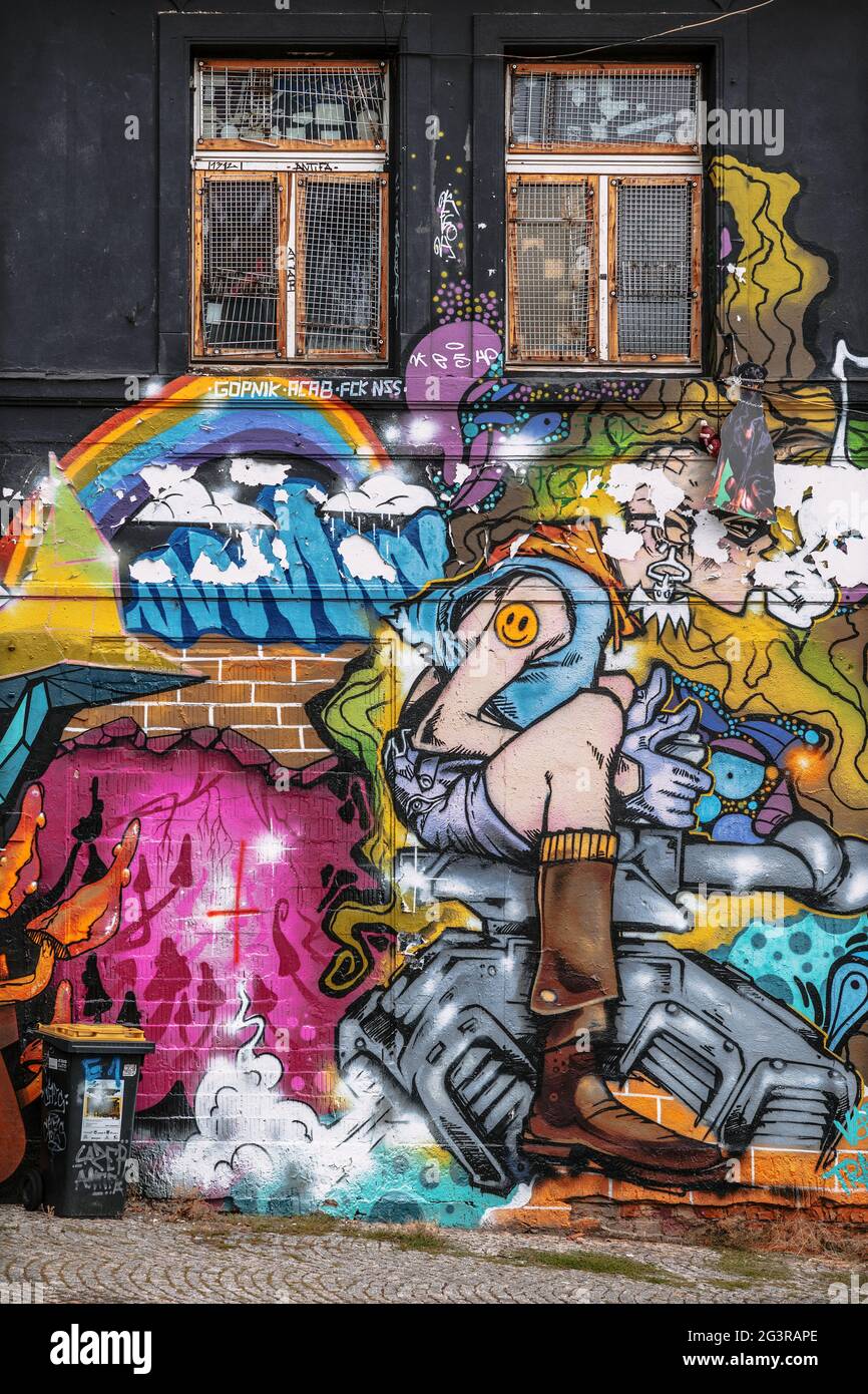 Grid wall paint hi-res stock photography and images - Alamy