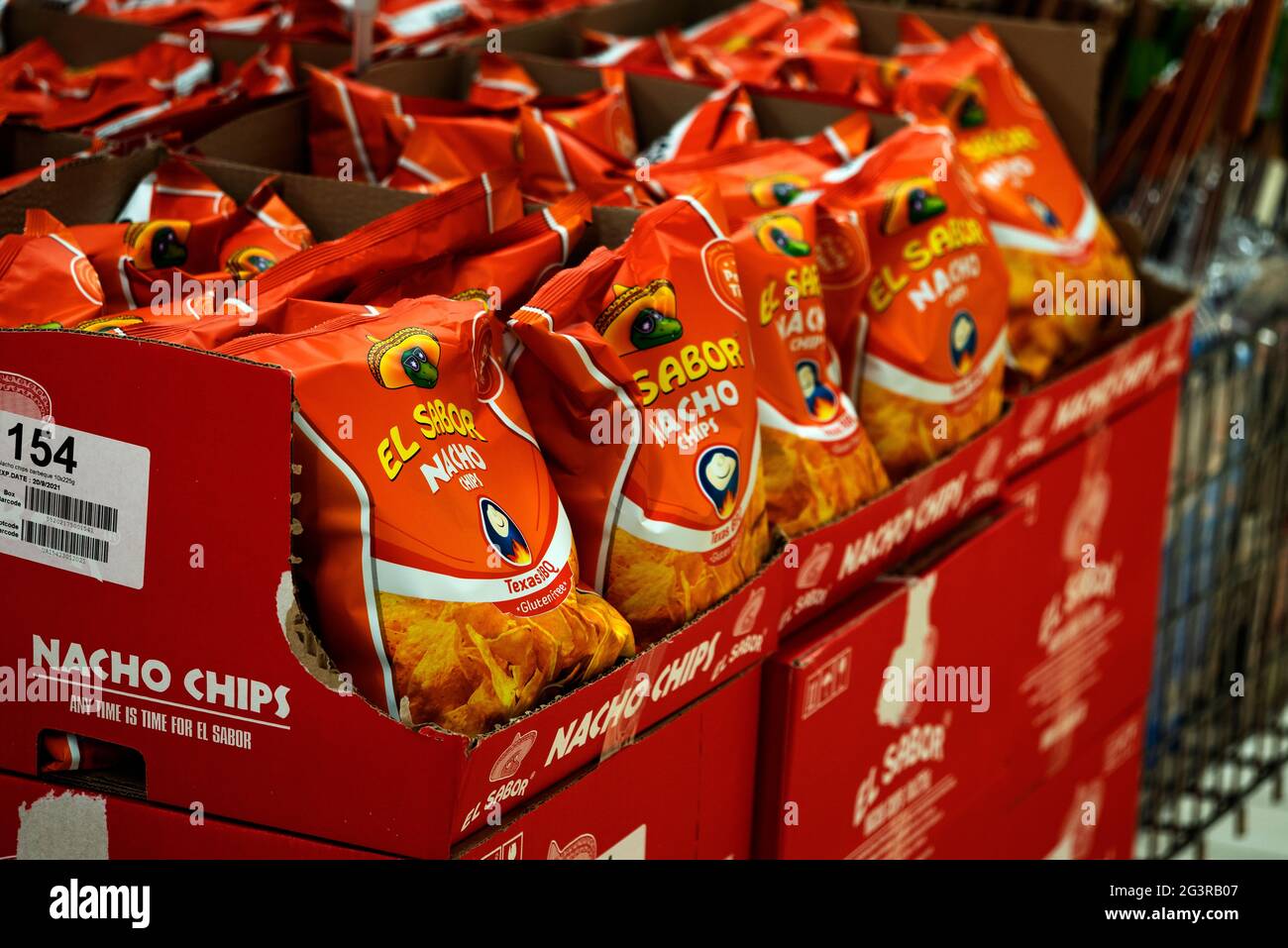 Chips shelf hi-res stock photography and images - Alamy