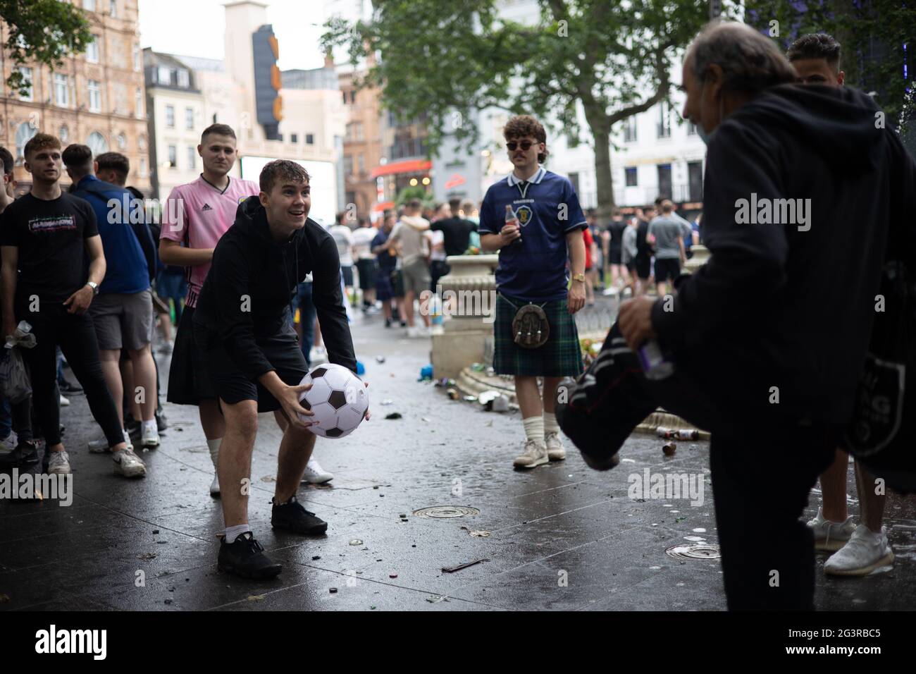 Football fans beer uk stand hi-res stock photography and images - Alamy