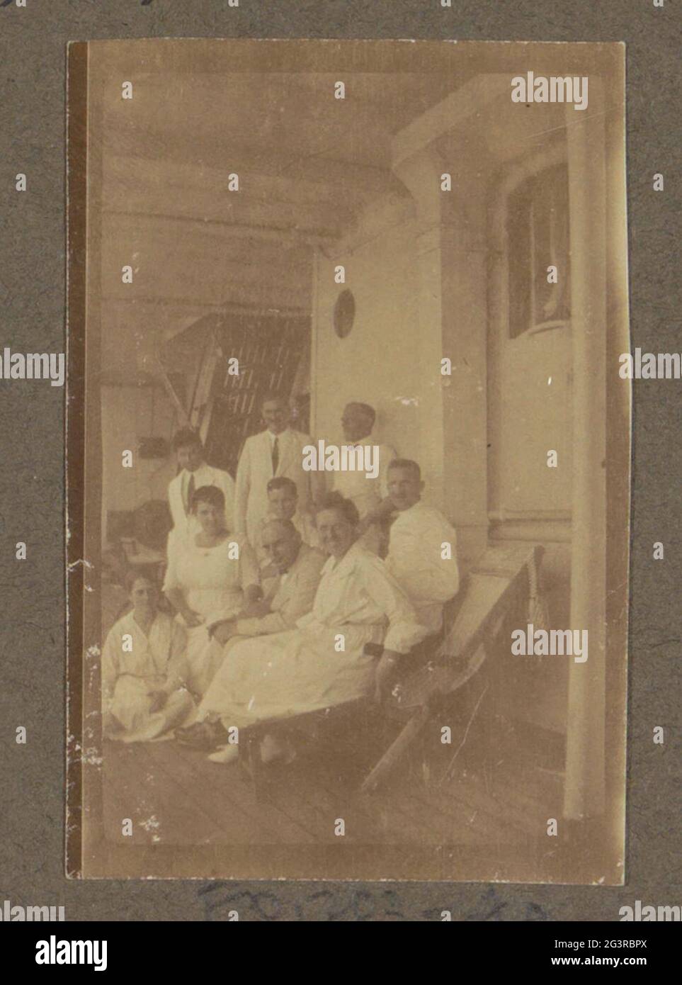 Dutch group aboard the ship 'Innsbruck'; With his eight Dutch people on ...