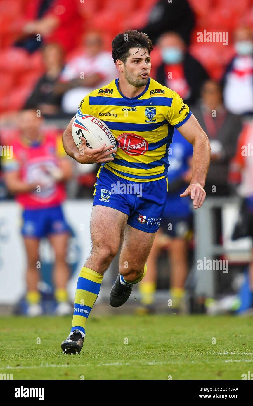 Jake Mamo (18) of Warrington Wolves in action Stock Photo - Alamy