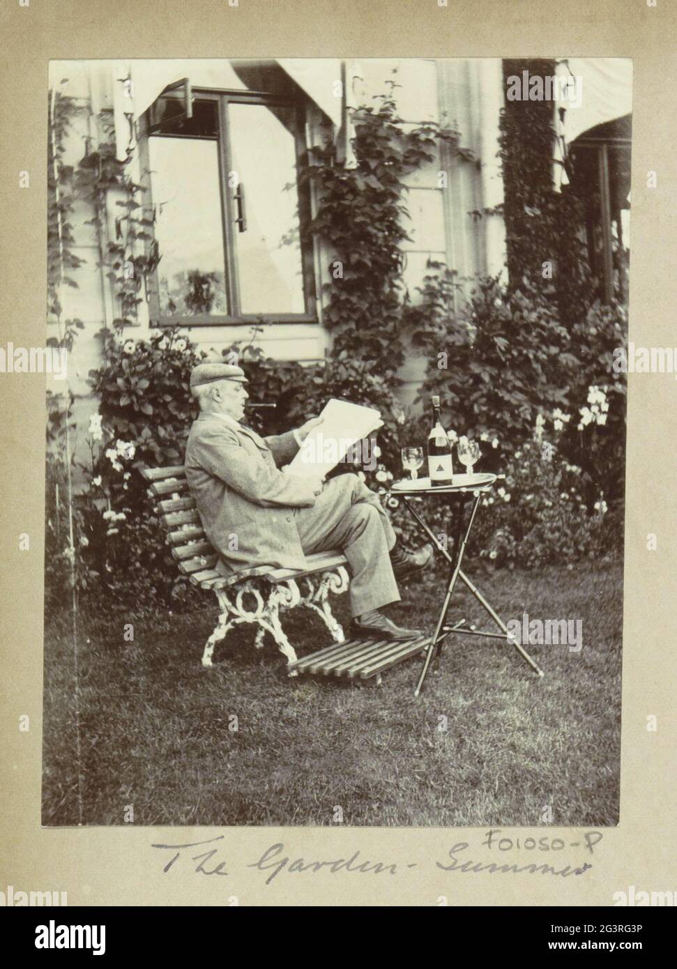 British expatriate newspaper hi-res stock photography and images - Alamy