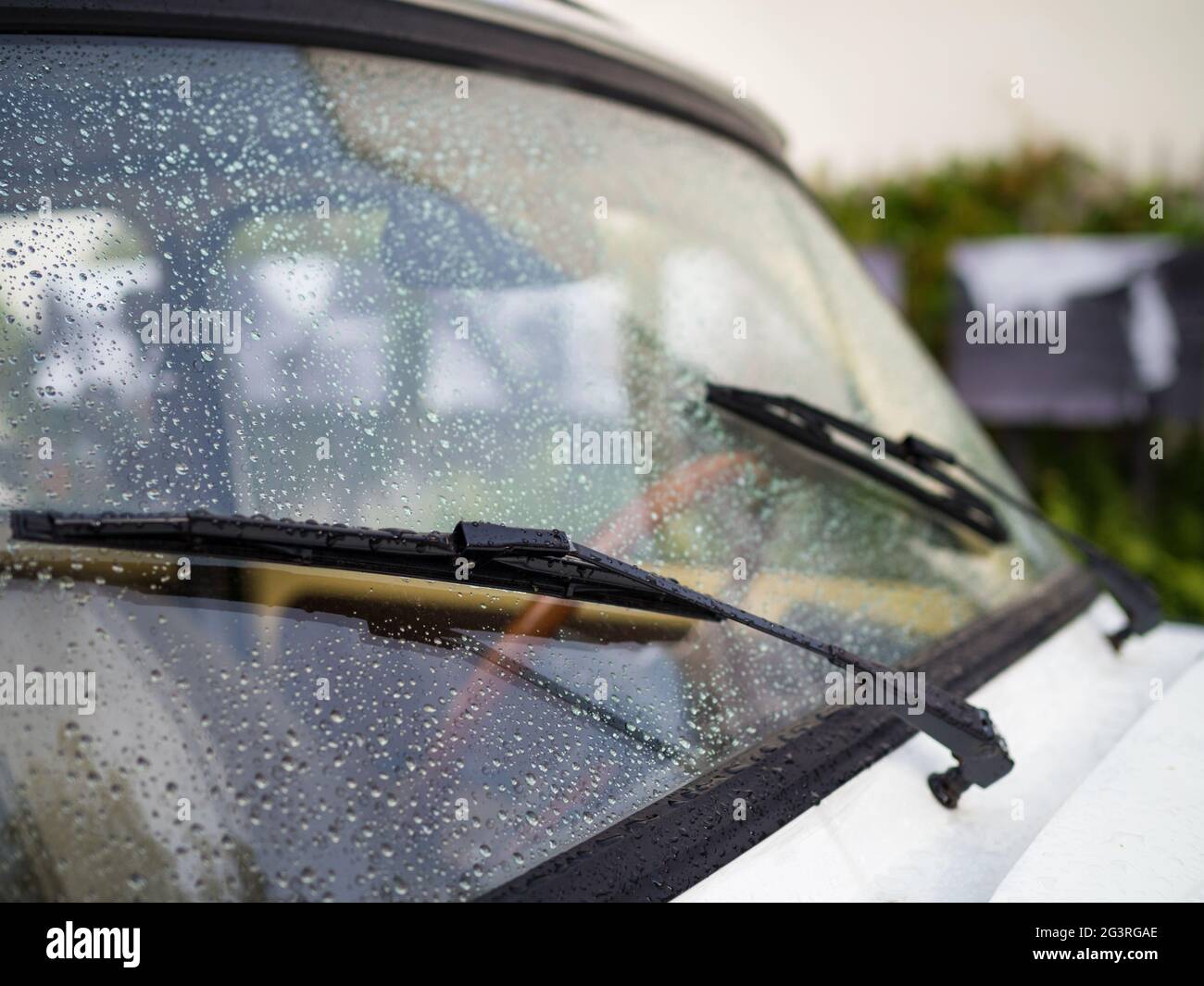 Raindrops on car windshield windscreen hi-res stock photography and ...