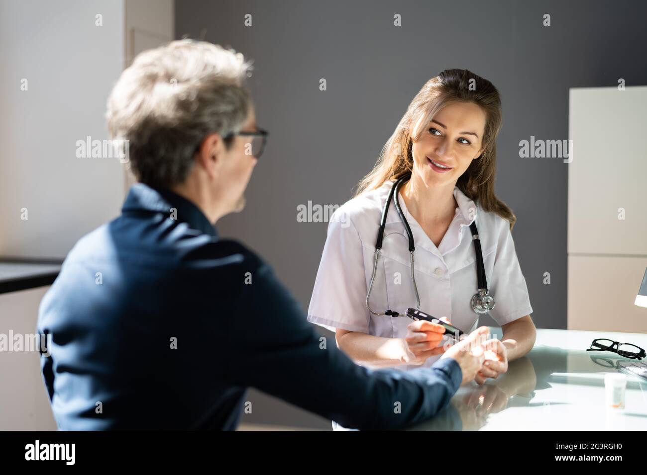 Diabetes nurse sugar hi-res stock photography and images - Alamy