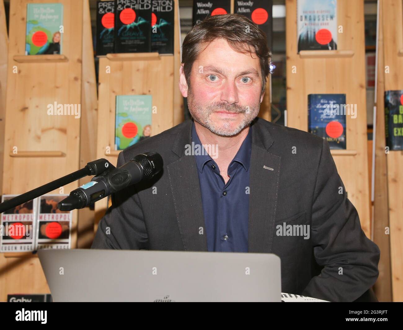 German journalist hi-res stock photography and images - Alamy