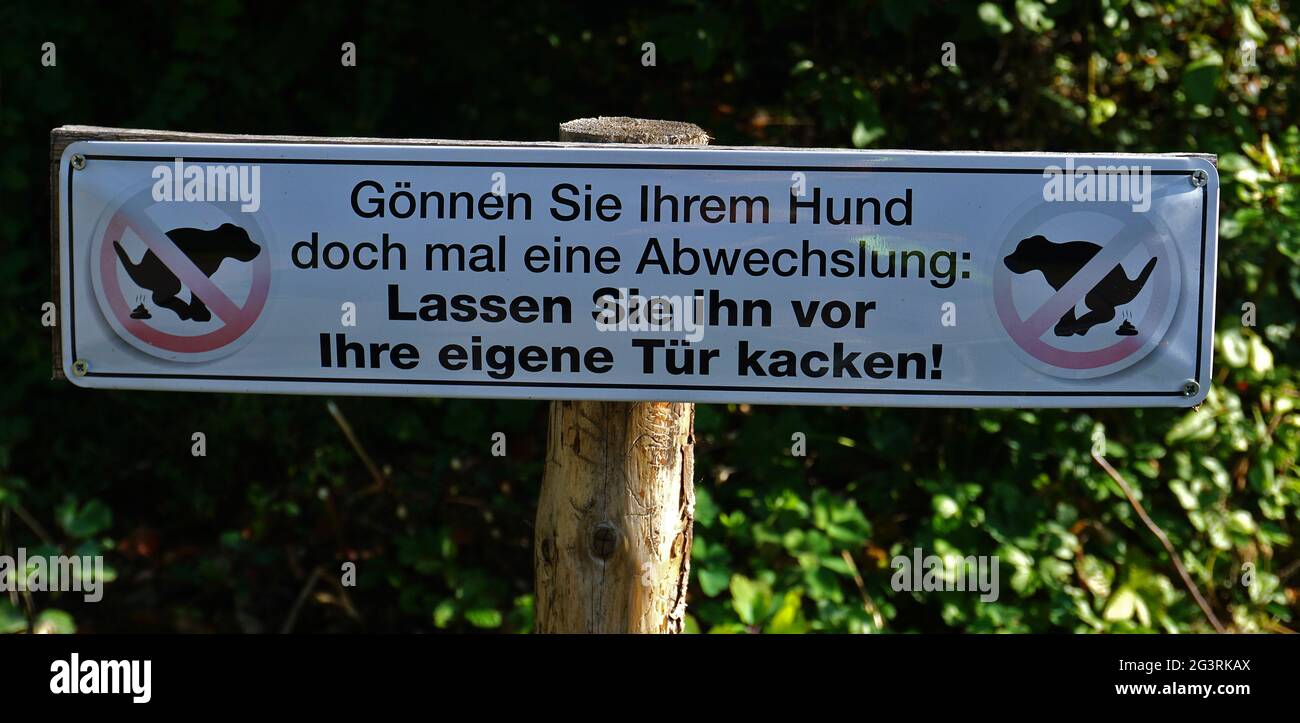 Warning dog hi-res stock photography and images - Alamy