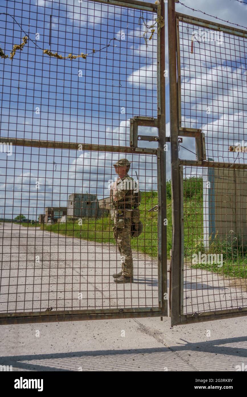 British military rifle hi-res stock photography and images - Alamy