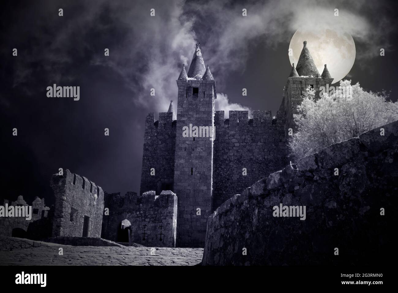 Medieval night sky hi-res stock photography and images - Alamy