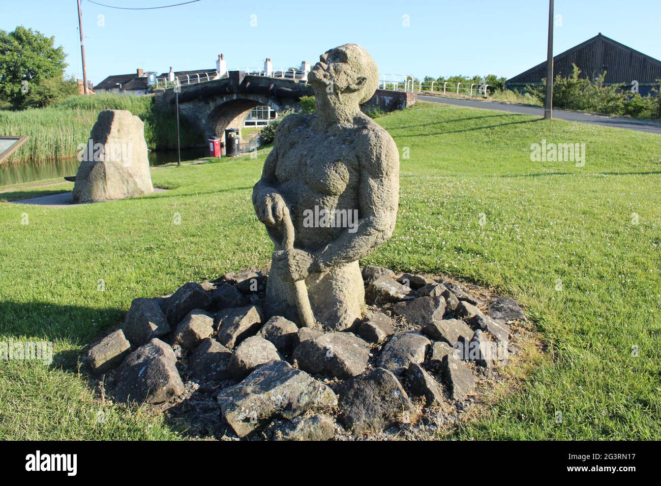 Halsall sculpture hi-res stock photography and images - Alamy