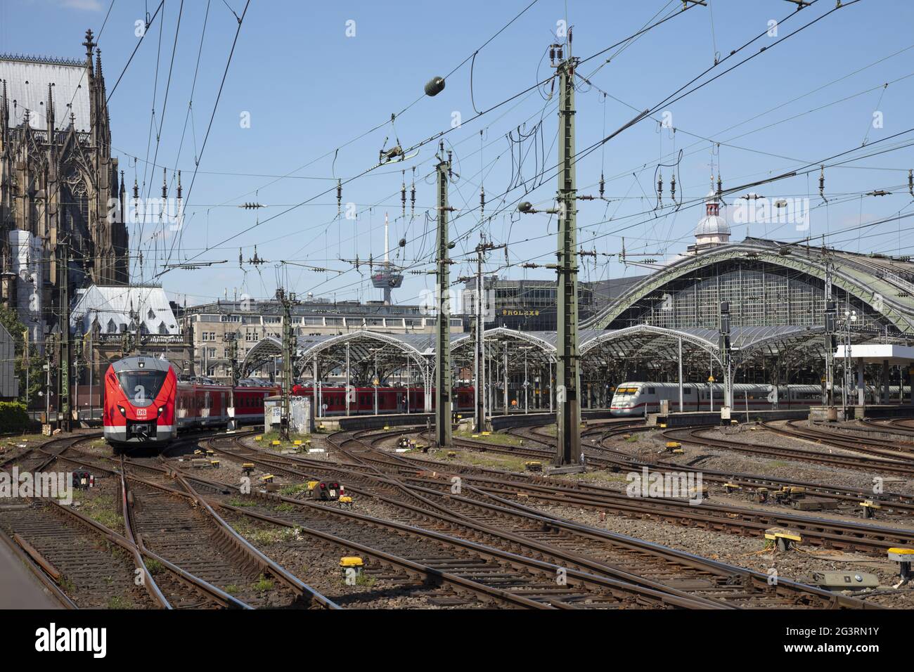 Train at the station of Cologne Stock Photo - Alamy