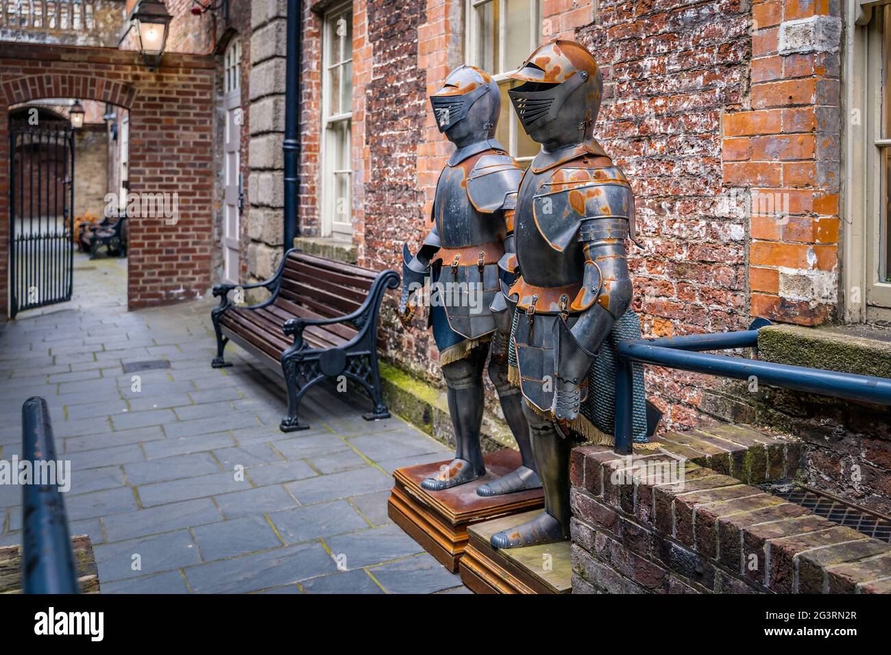 Medieval full plate armour hi-res stock photography and images - Alamy