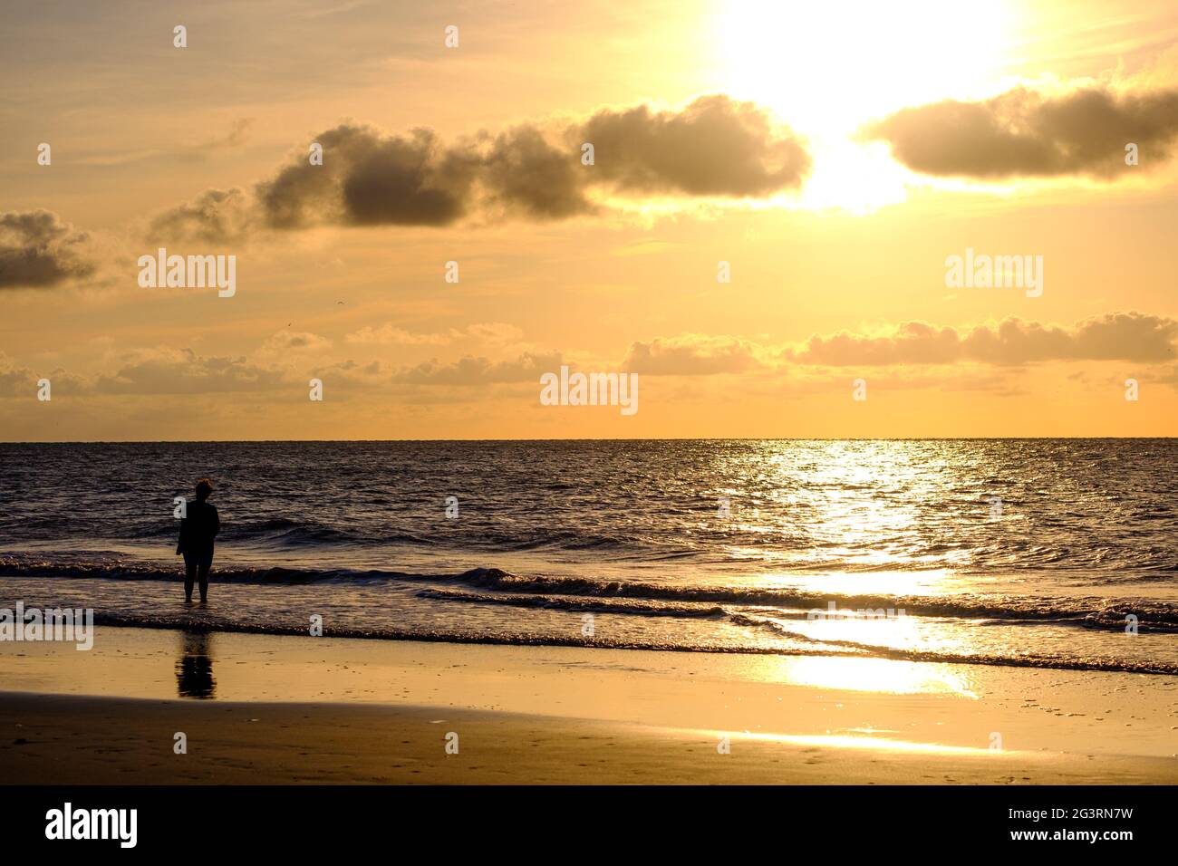 Calm surf hi-res stock photography and images - Alamy