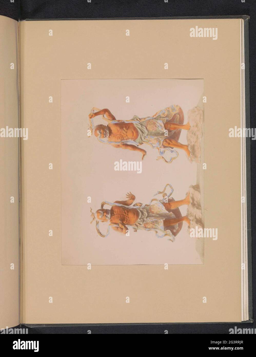 Two sculptures of temple guards (NIō Stock Photo - Alamy