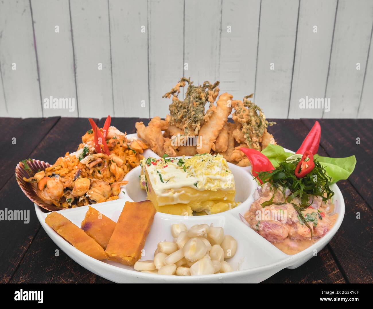 Peruvian food, Food fountain "Ronda marina" A varied seafood, Classic ...