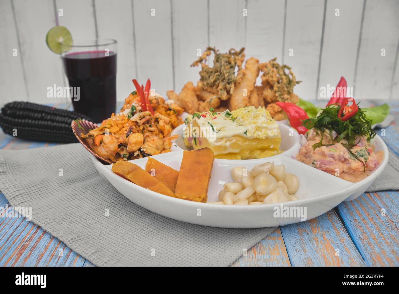 Peruvian food, Food fountain "Ronda marina" A varied seafood, Classic ...