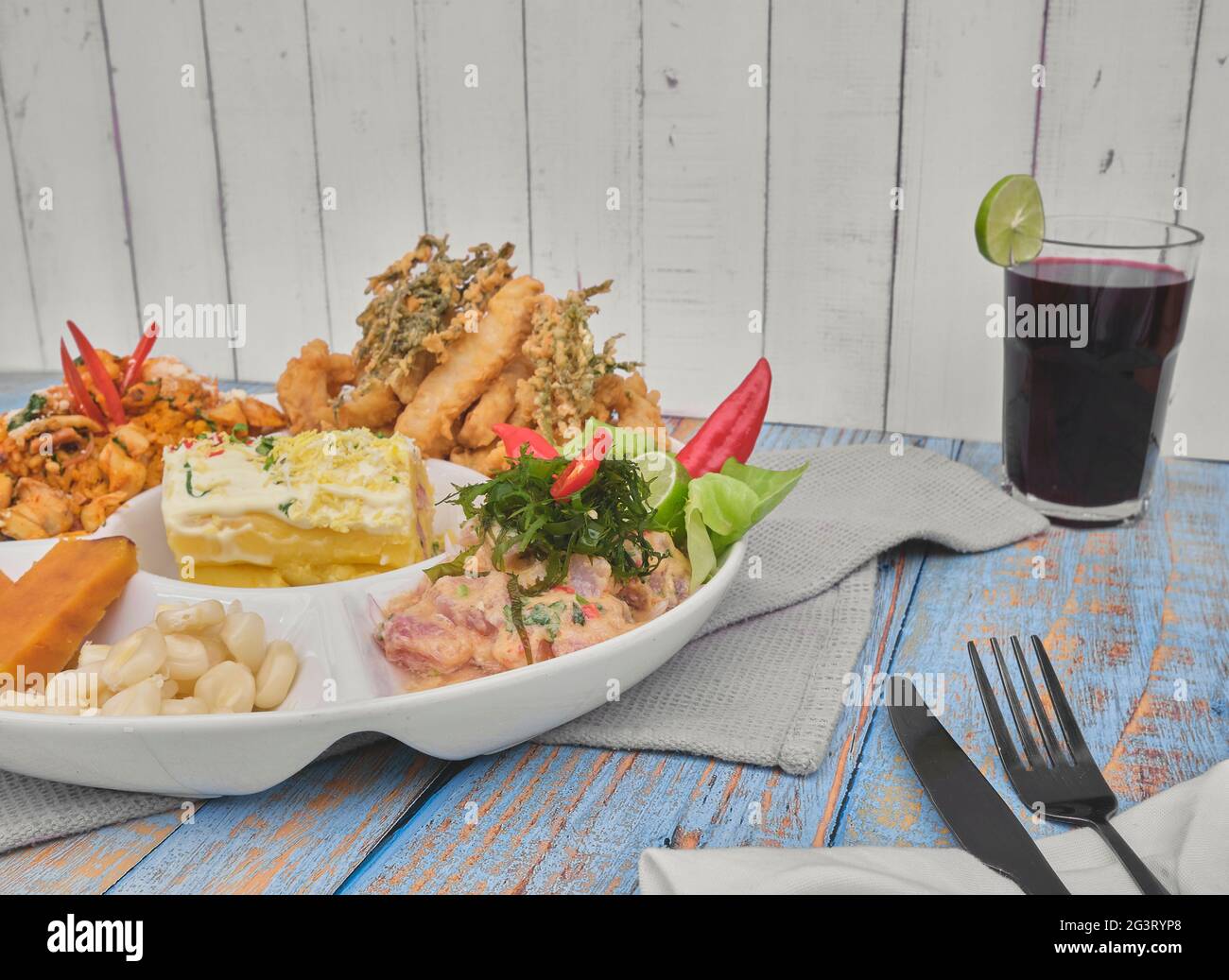 Peruvian food, Food fountain "Ronda marina" A varied seafood, Classic ...