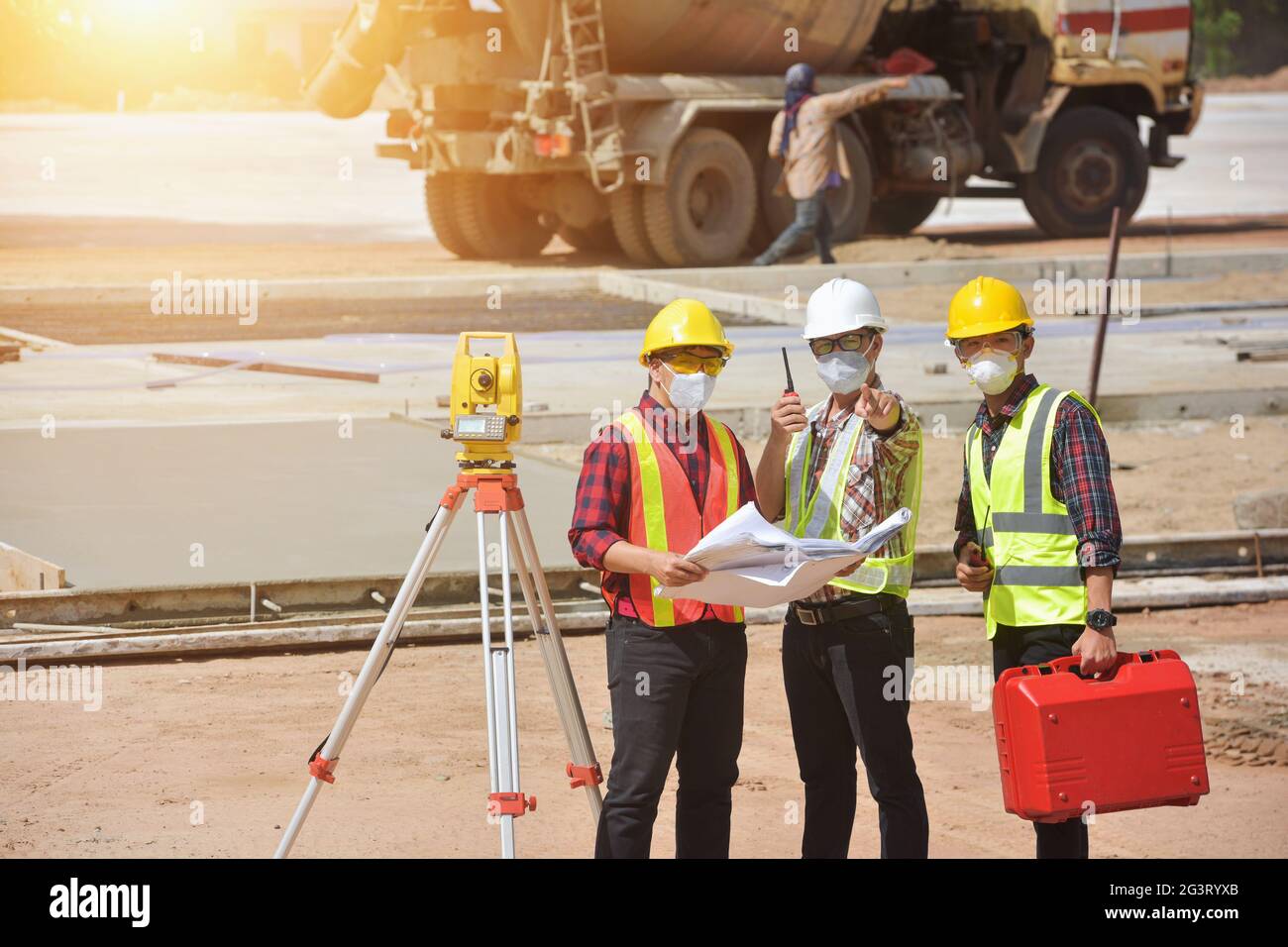 Surveyor construction map hi-res stock photography and images - Alamy