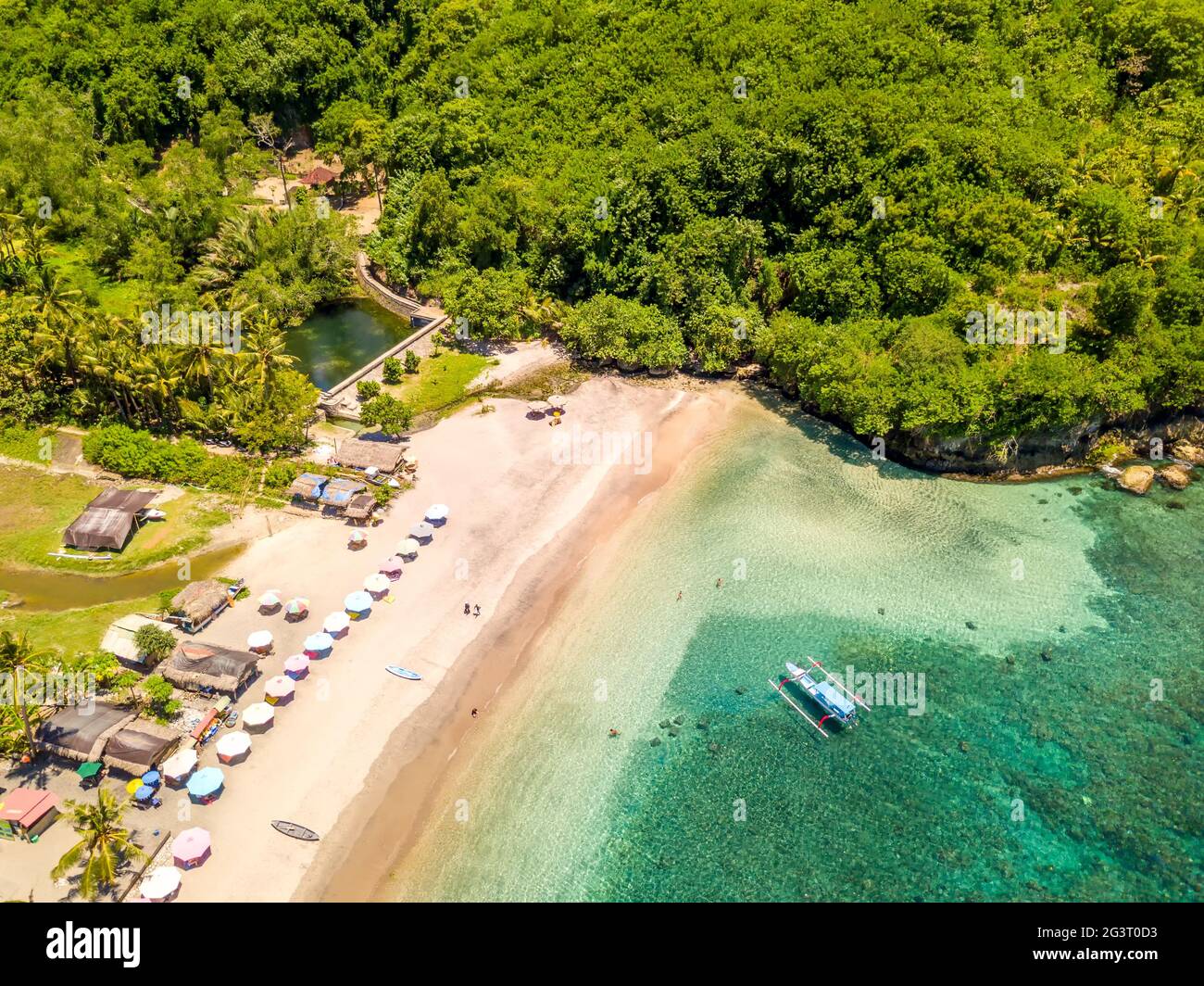 Tropical island beach sunny aerial hi-res stock photography and images ...