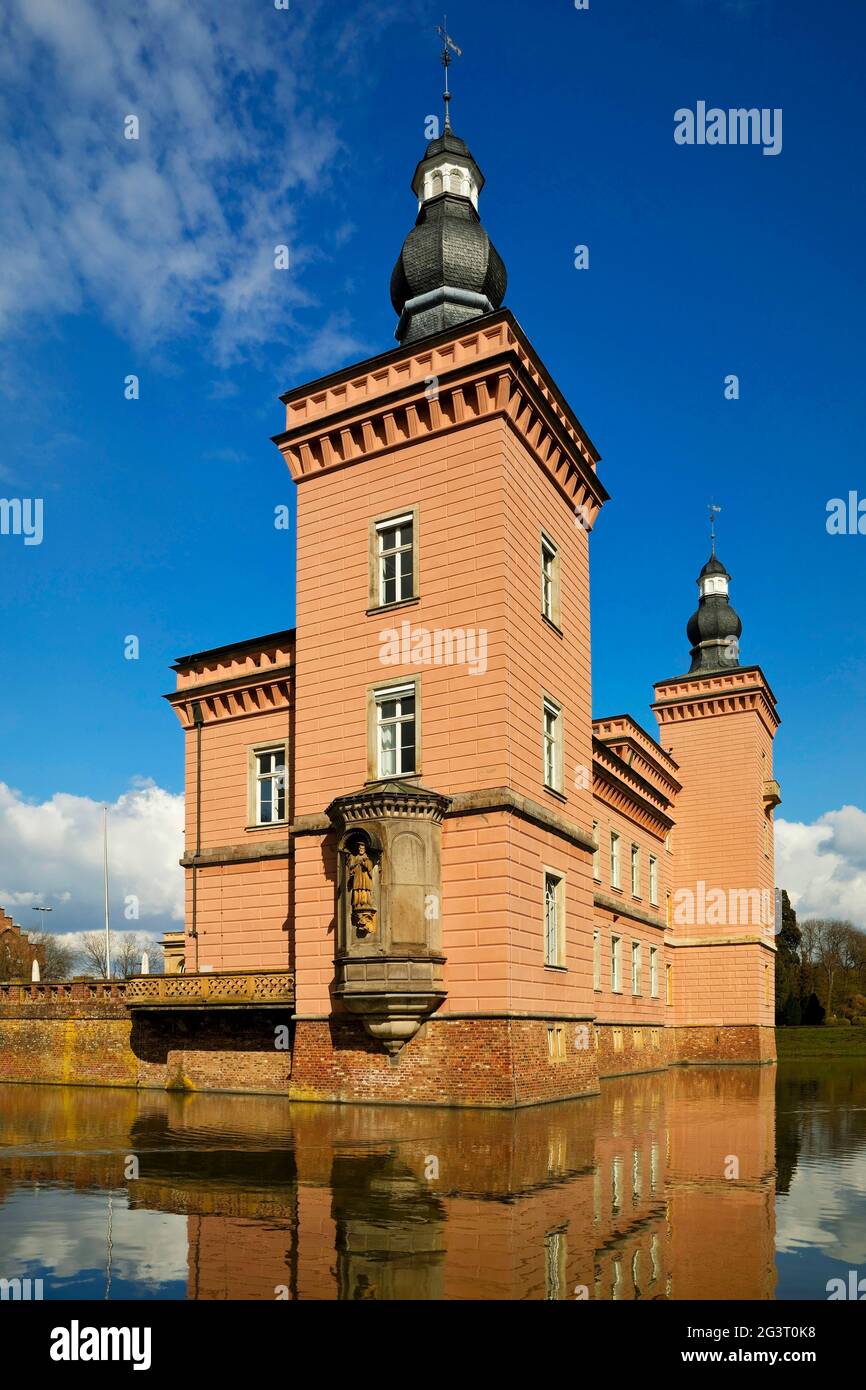 moated castle Gracht, manison, Germany, North Rhine-Westphalia ...