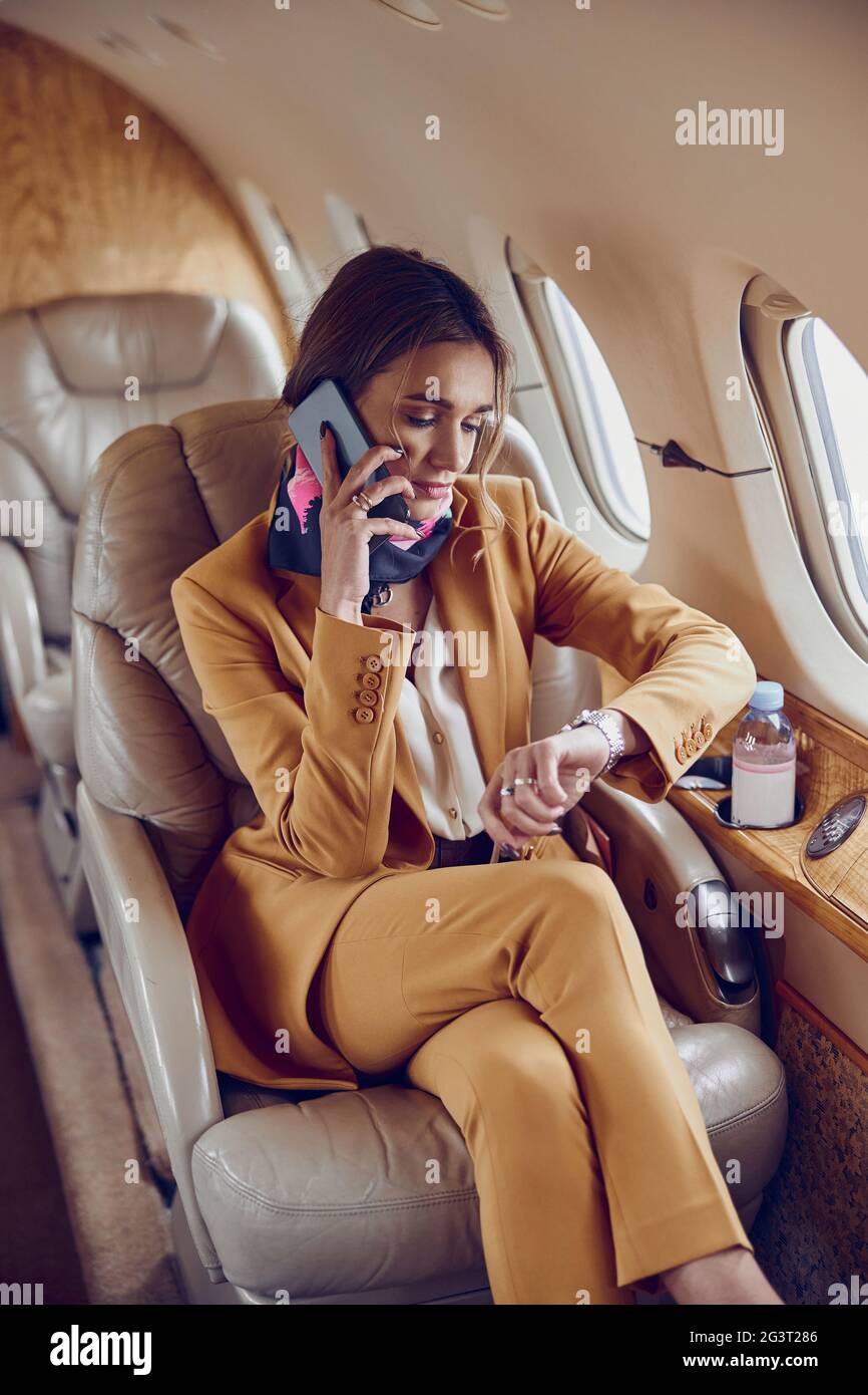 Airplane passenger talk hi-res stock photography and images - Alamy