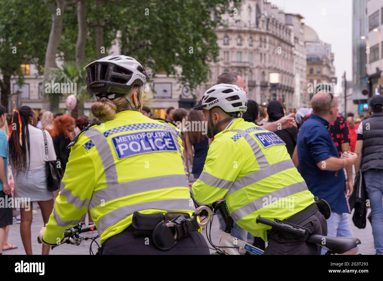 Police handcuffs uk hi-res stock photography and images - Alamy