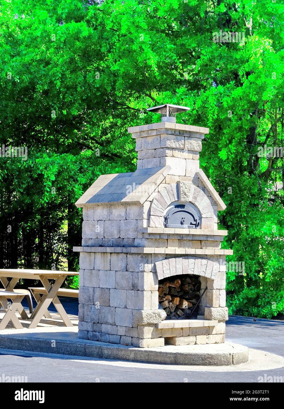 Massive Stone Fireplace Stock Photo - Alamy