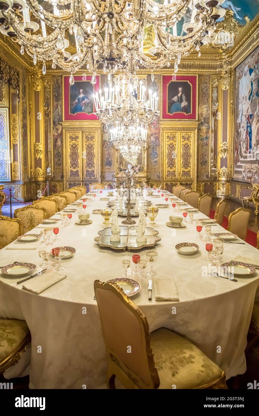 Luxury Baroque dining room with gala dinner table setting Stock Photo ...