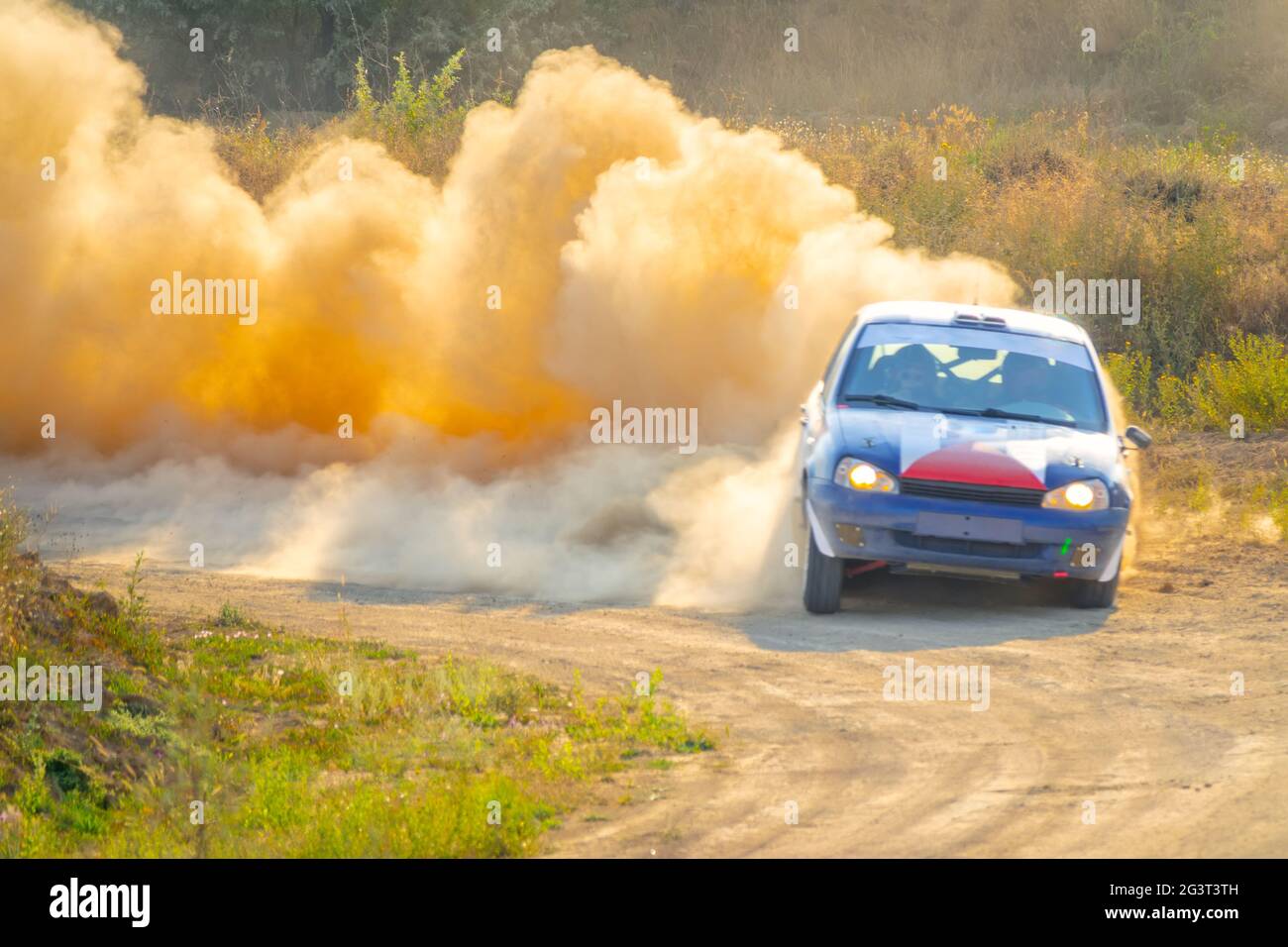 Dusty rally car hi-res stock photography and images - Alamy