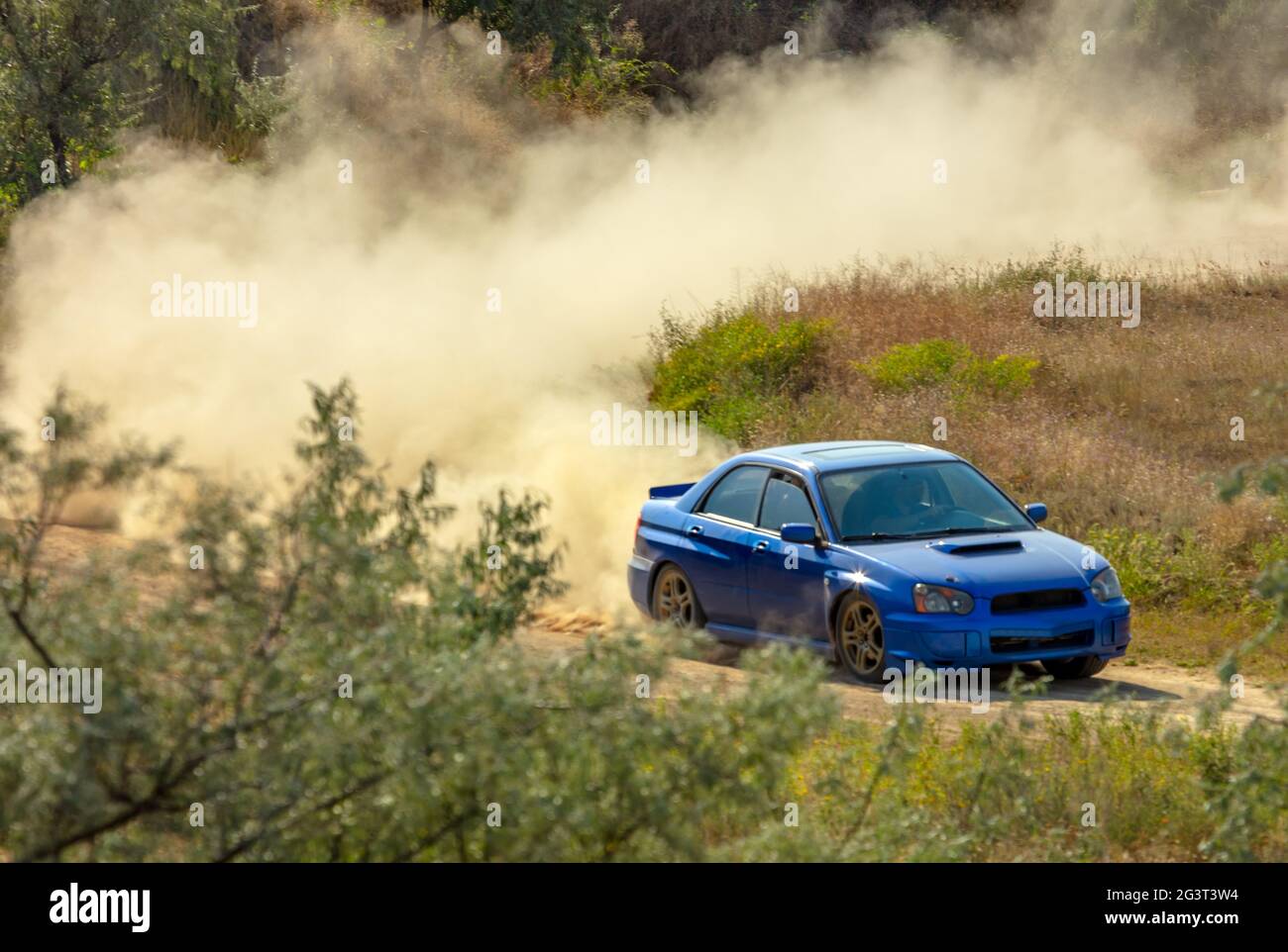 Bend curve on a gravel road hi-res stock photography and images - Alamy