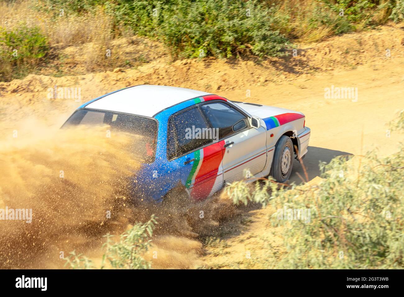 Bend car race hi-res stock photography and images - Alamy