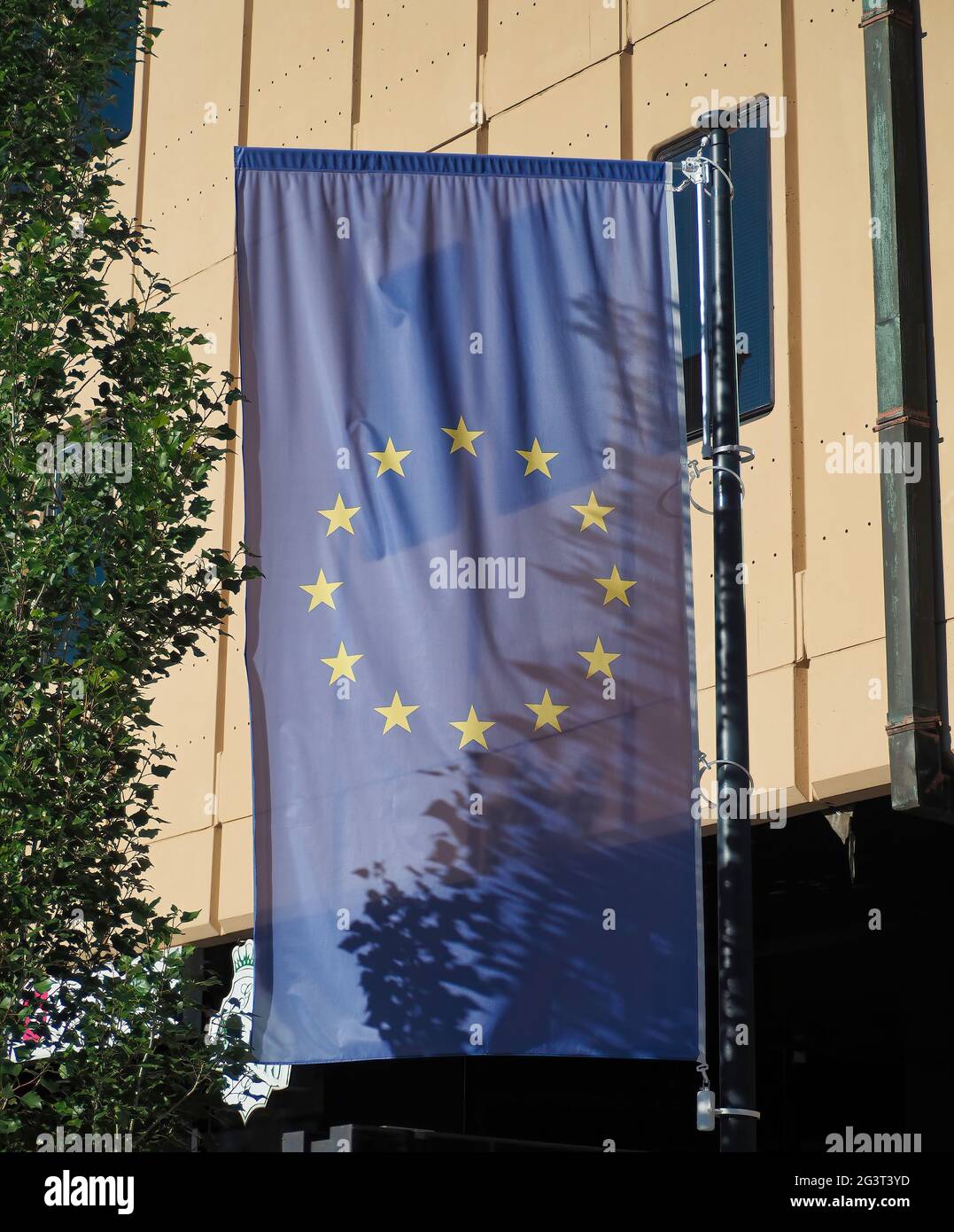 Diplomacy vertical hi-res stock photography and images - Alamy