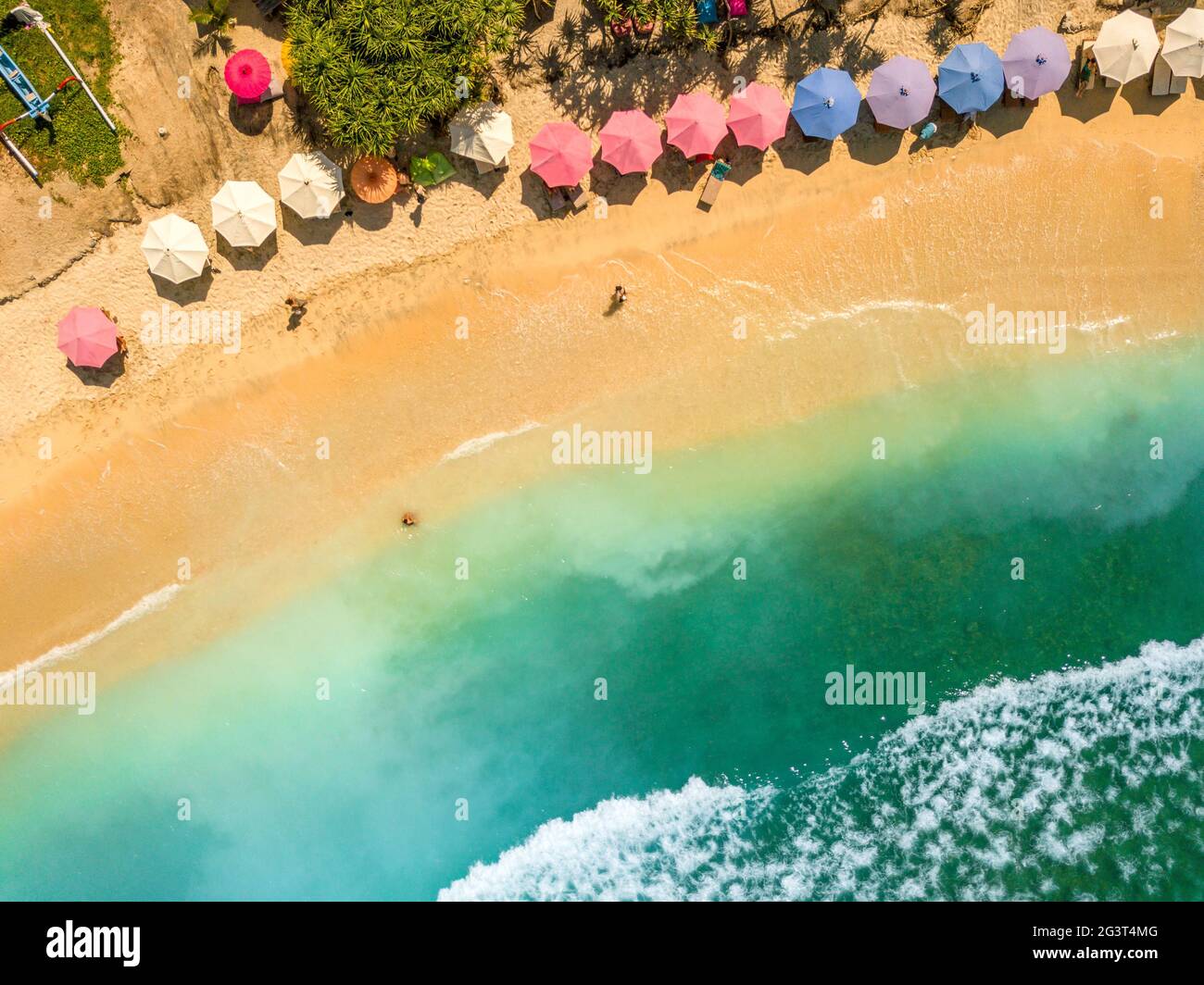Tropical beach people hi-res stock photography and images - Alamy