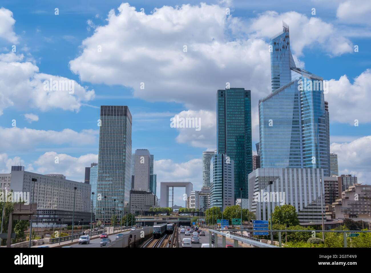 Modern paris hi-res stock photography and images - Alamy