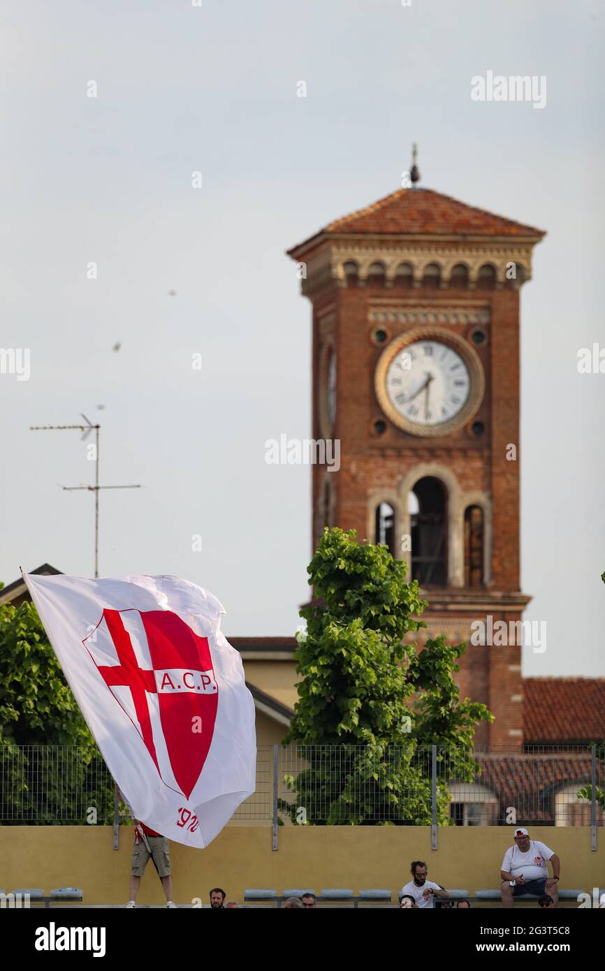 Giant italian flag hi-res stock photography and images - Alamy