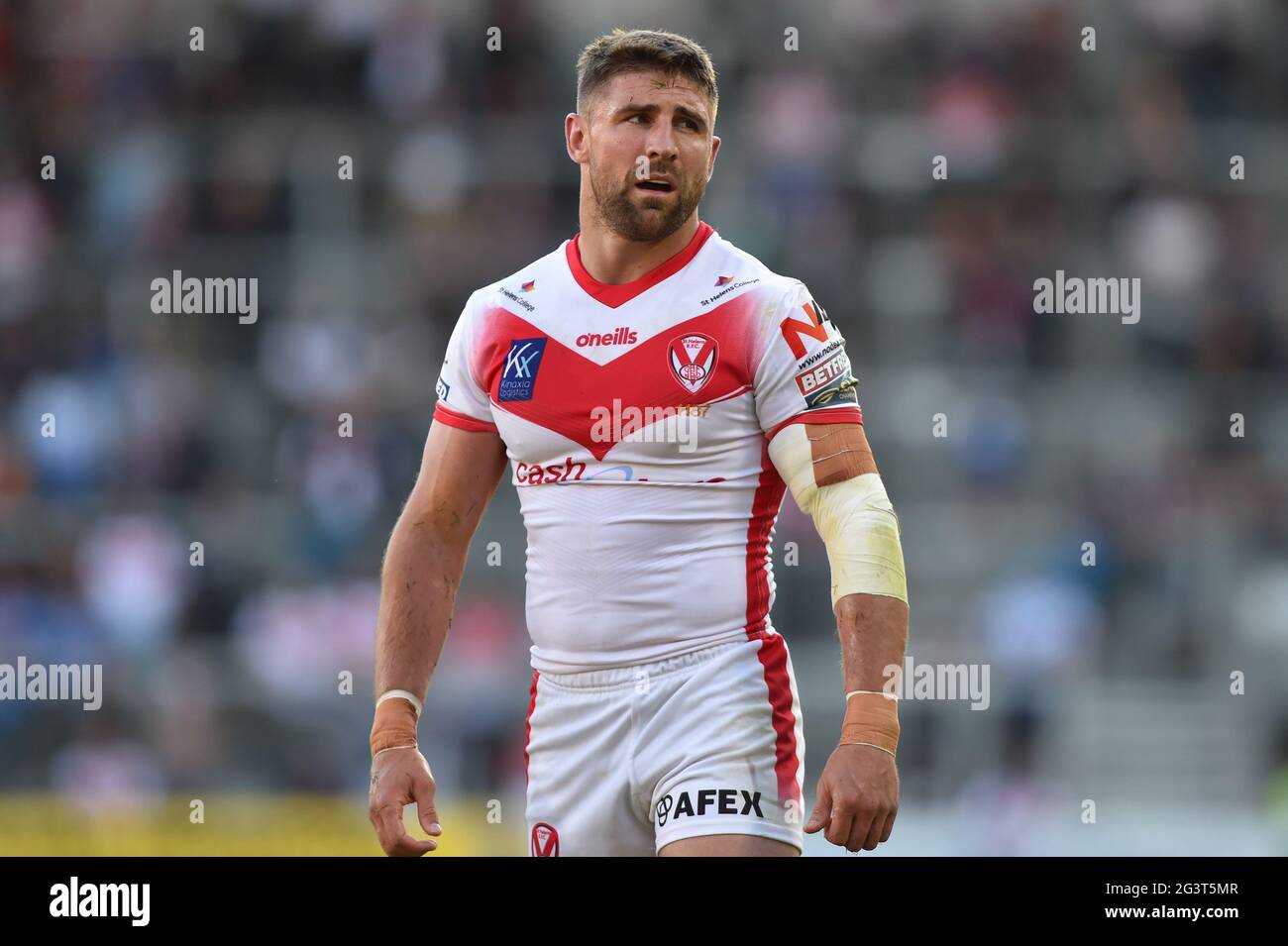 Tommy Makinson (2) of St Helens during the game Stock Photo - Alamy