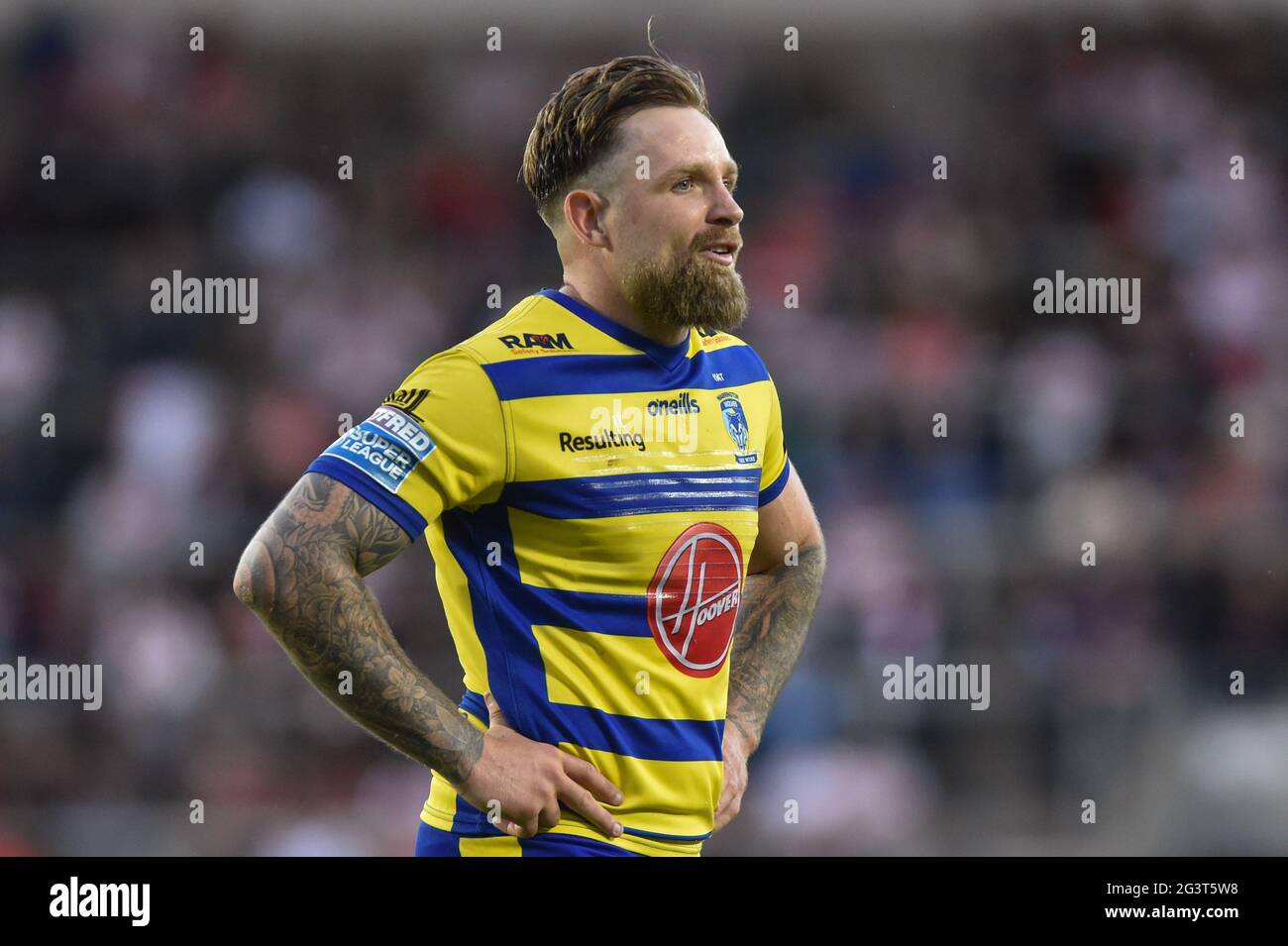 Blake Austin (6) of Warrington Wolves during the game Stock Photo - Alamy